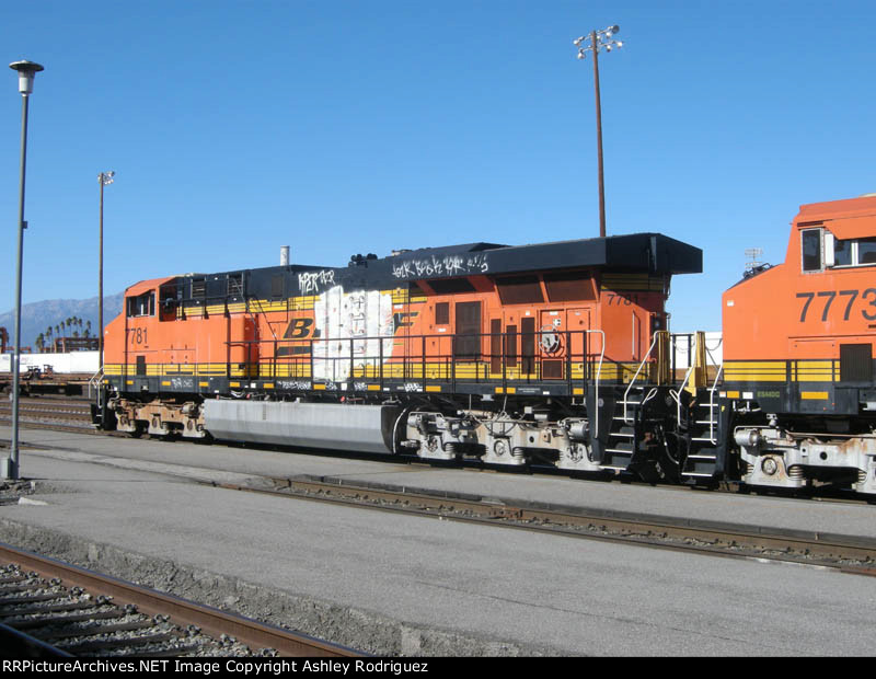 BNSF 7781